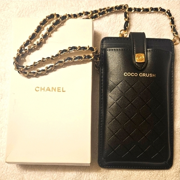 CHANEL | Cell Phones & Accessories | Chanel Black And Gold Phone Case ...